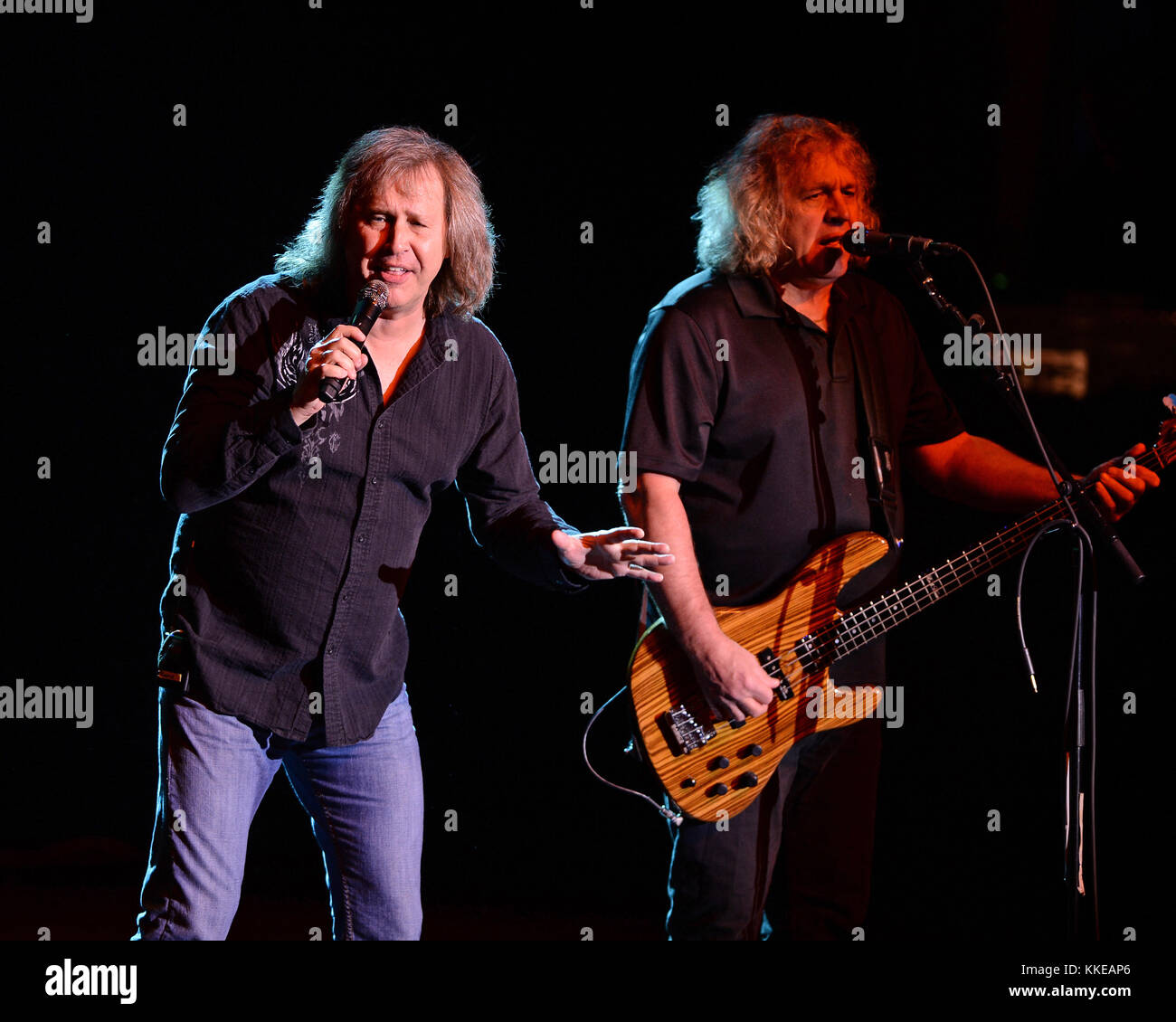 FORT LAUDERDALE, FL - DECEMBER 04: Ronnie Platt, Billy Greer of Kansas ...