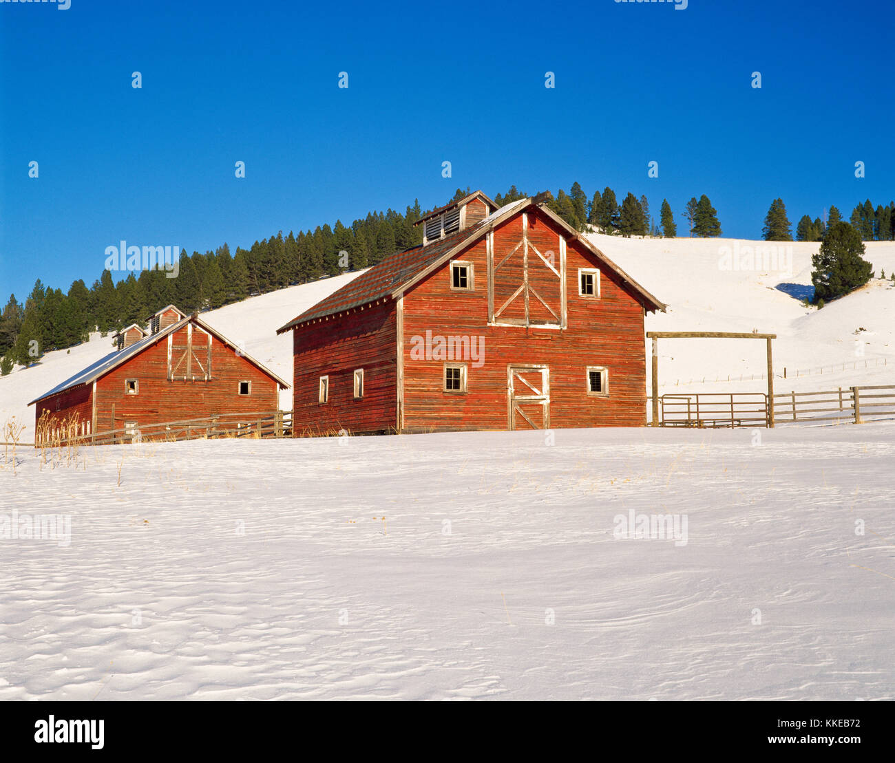 Classic Red Barn Stock Photos & Classic Red Barn Stock Images - Alamy