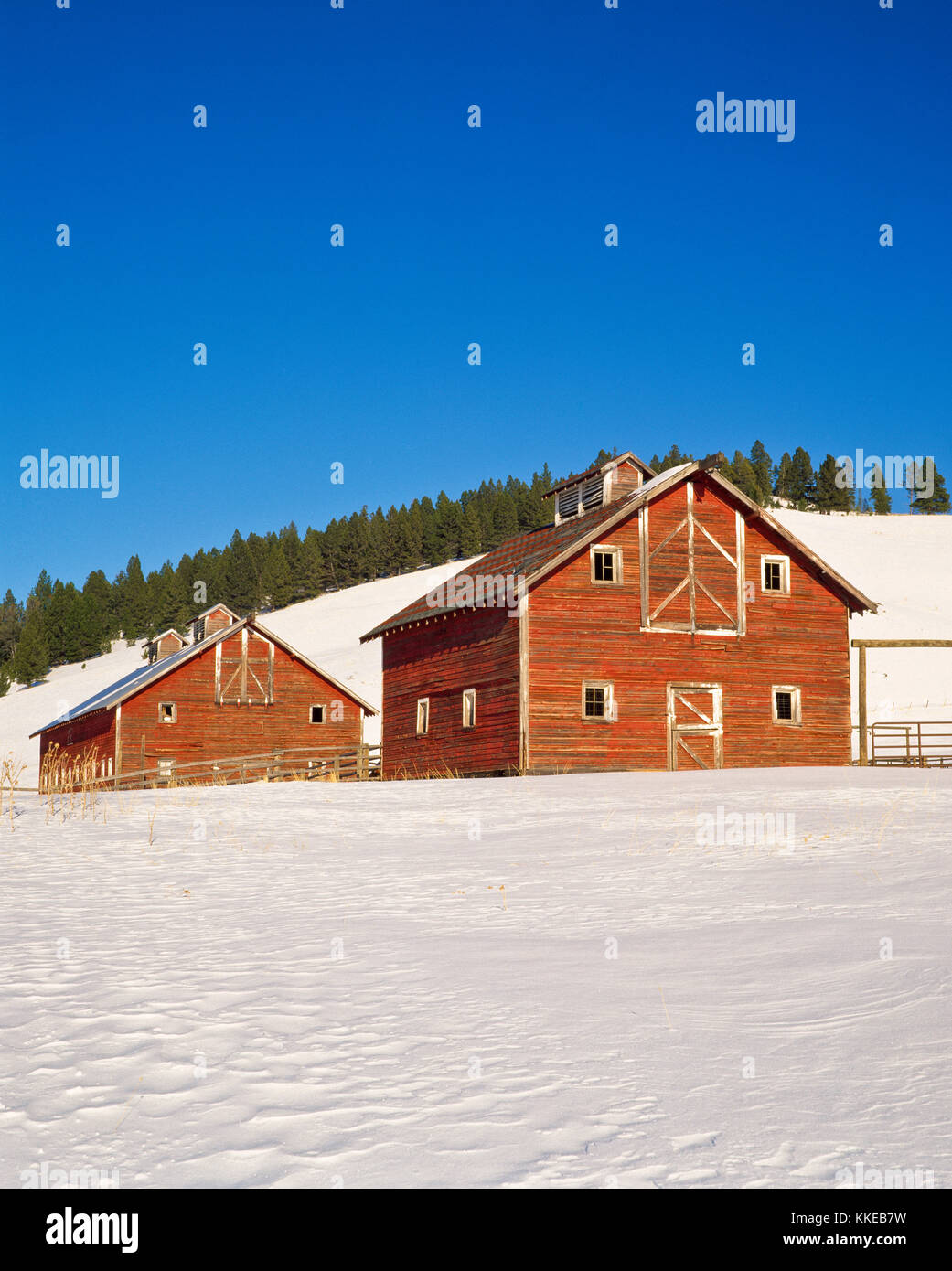 Classic Red Barn Stock Photos & Classic Red Barn Stock Images - Alamy