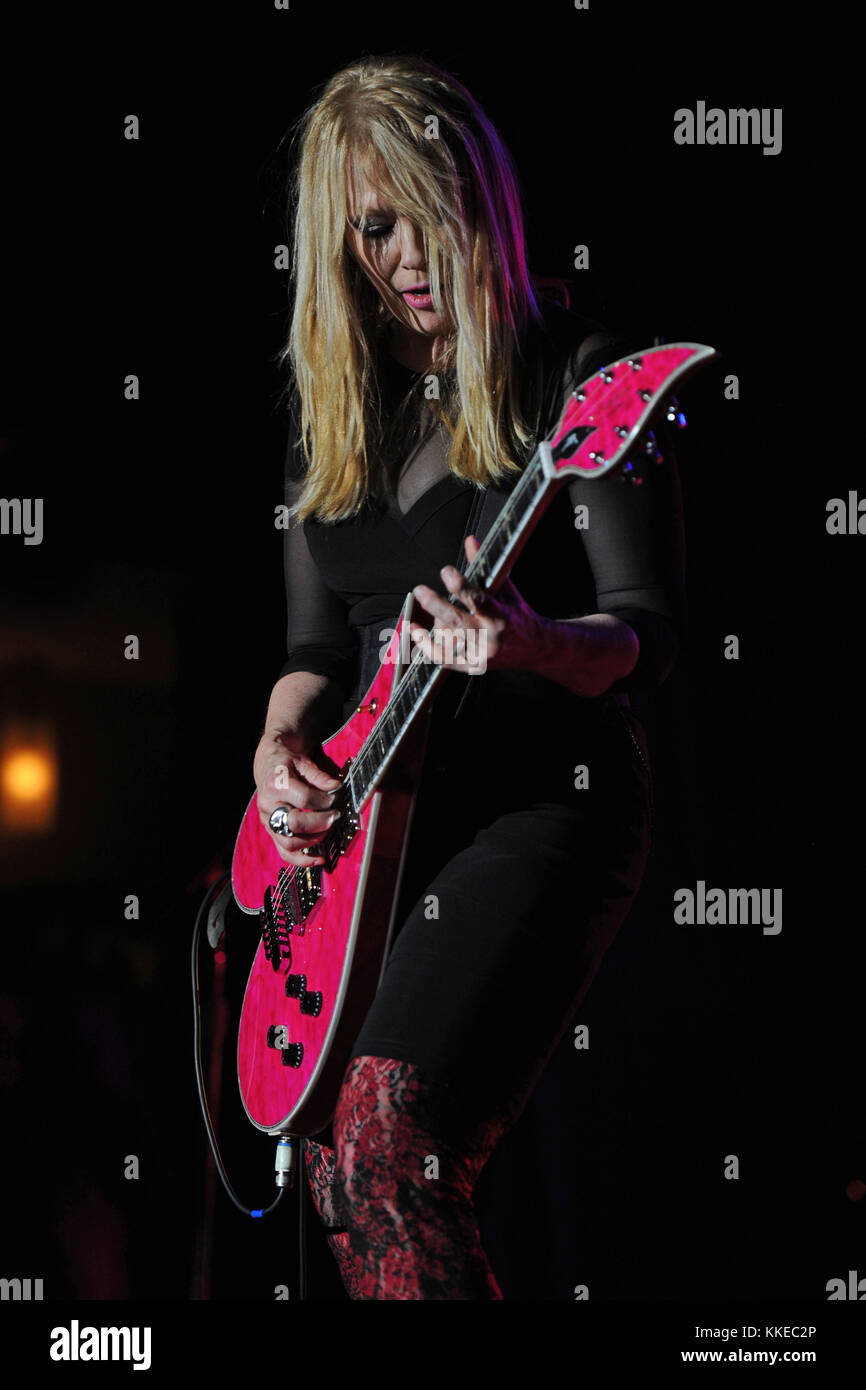 Nancy wilson heart hi-res stock photography and images - Alamy