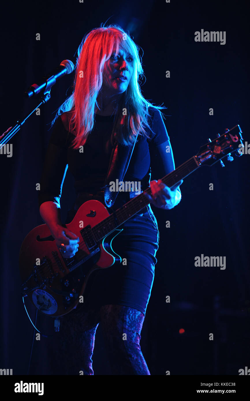 Nancy wilson rock musician hi-res stock photography and images - Alamy