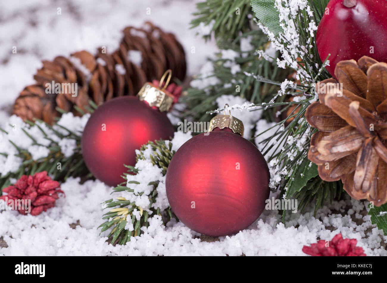 Christmas red balls evergreen hi-res stock photography and images - Alamy