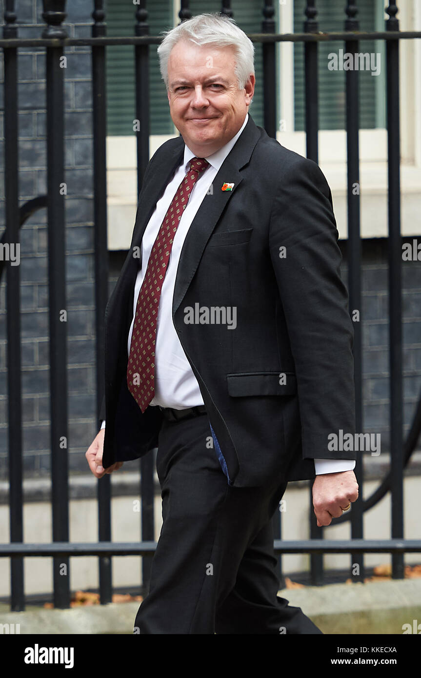 Theresa May greets First Minister of Wales Carwyn Jones at 10 Downing ...
