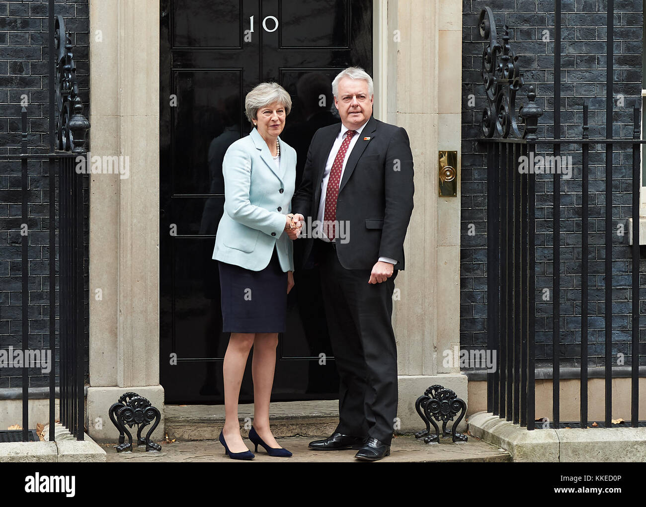 Theresa May greets First Minister of Wales Carwyn Jones at 10 Downing ...