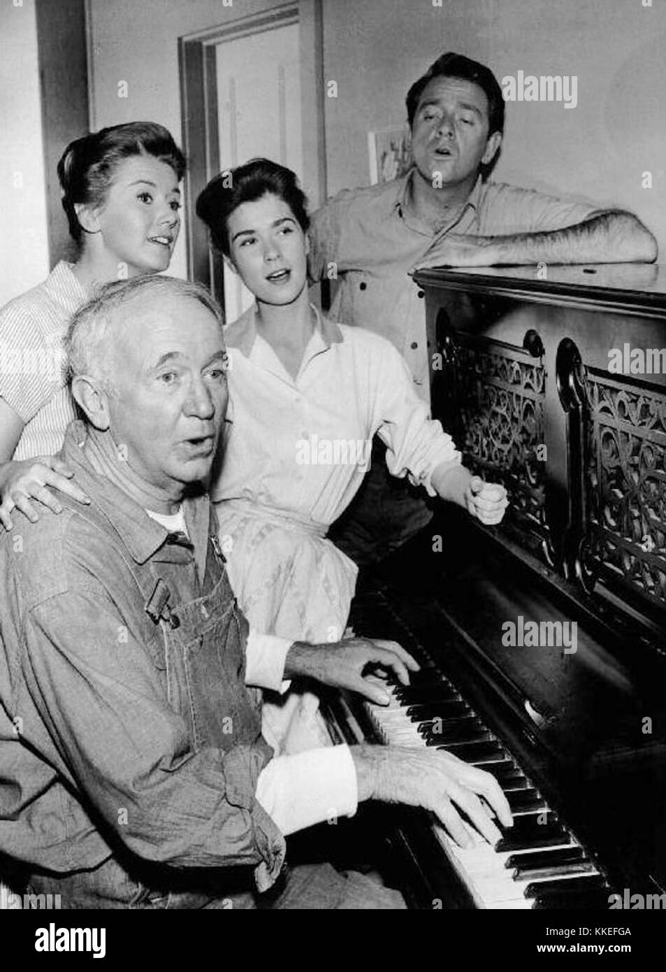 Real McCoys cast 1961 Stock Photo - Alamy