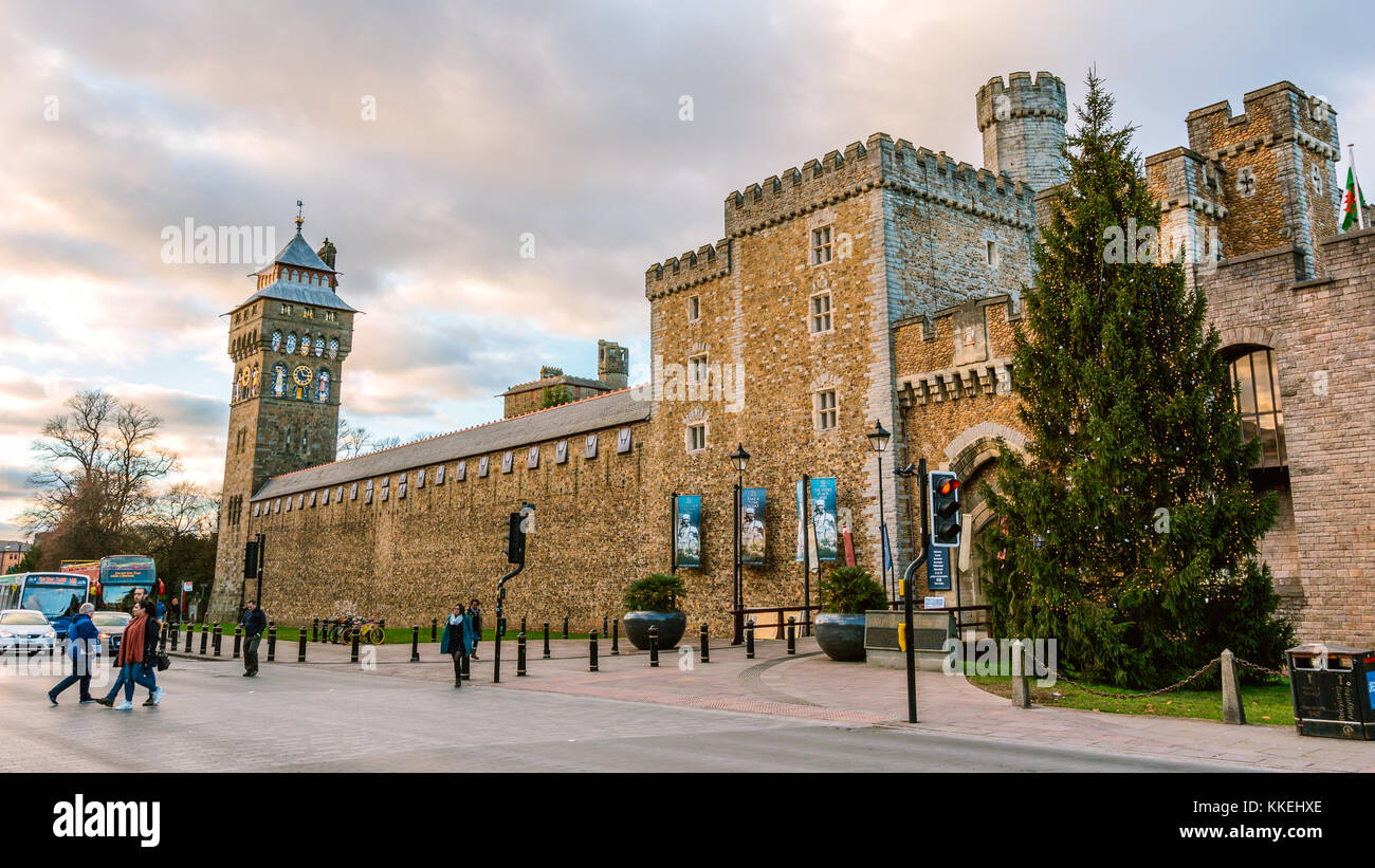 Christmas ree outside Cardiff castle Stock Photo - Alamy