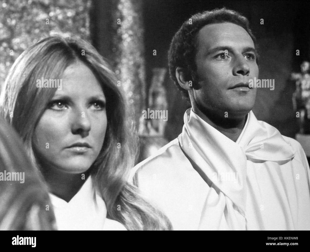 Christina Hart and Jared Martin starred in the 1977 TV series *The ...
