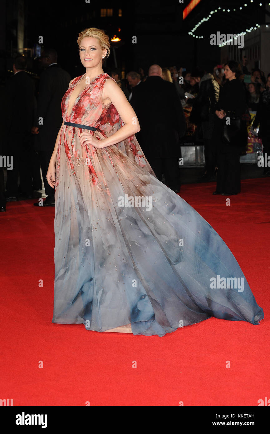 Elizabeth banks hunger games hi-res stock photography and images - Alamy