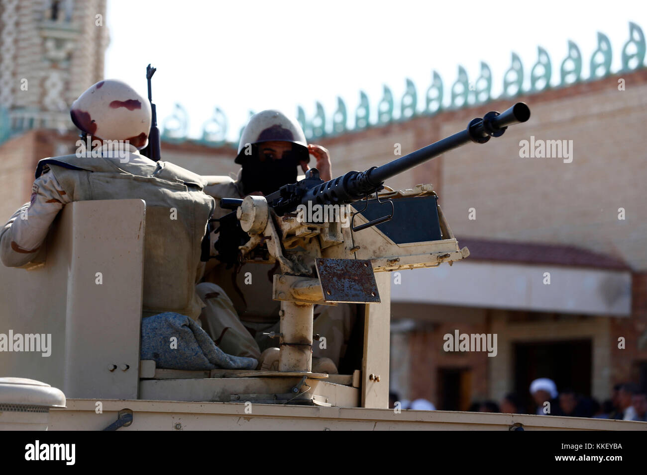 Bir Al Abed, Egypt. 1st Dec, 2017. Egyptian soldiers are seen on an ...