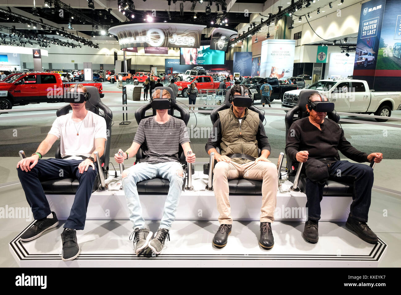 Los Angeles, USA. 1st Dec, 2017. Visitors try out virtual reality (VR ...