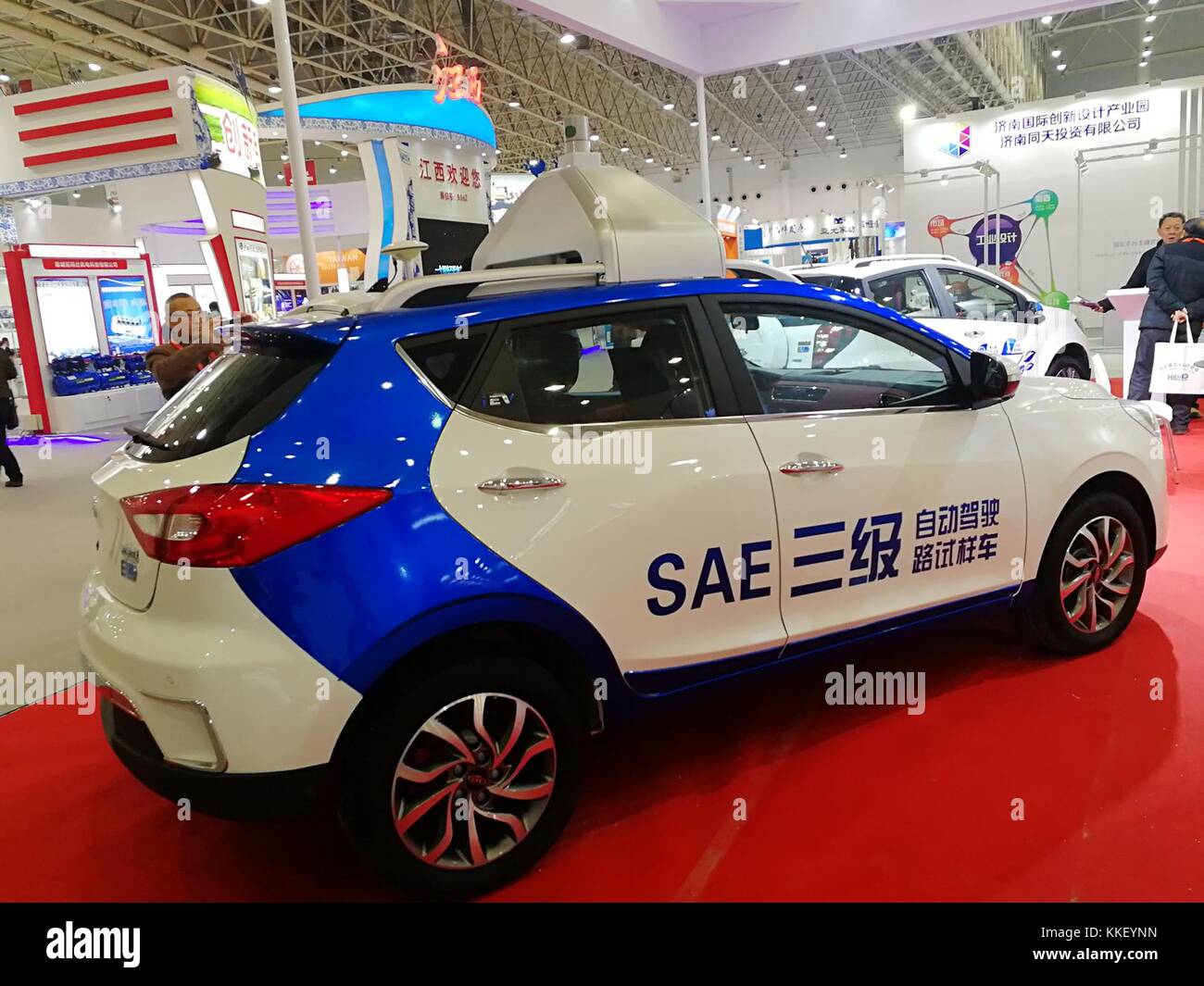 Autonomous car 2017 hi-res stock photography and images - Alamy