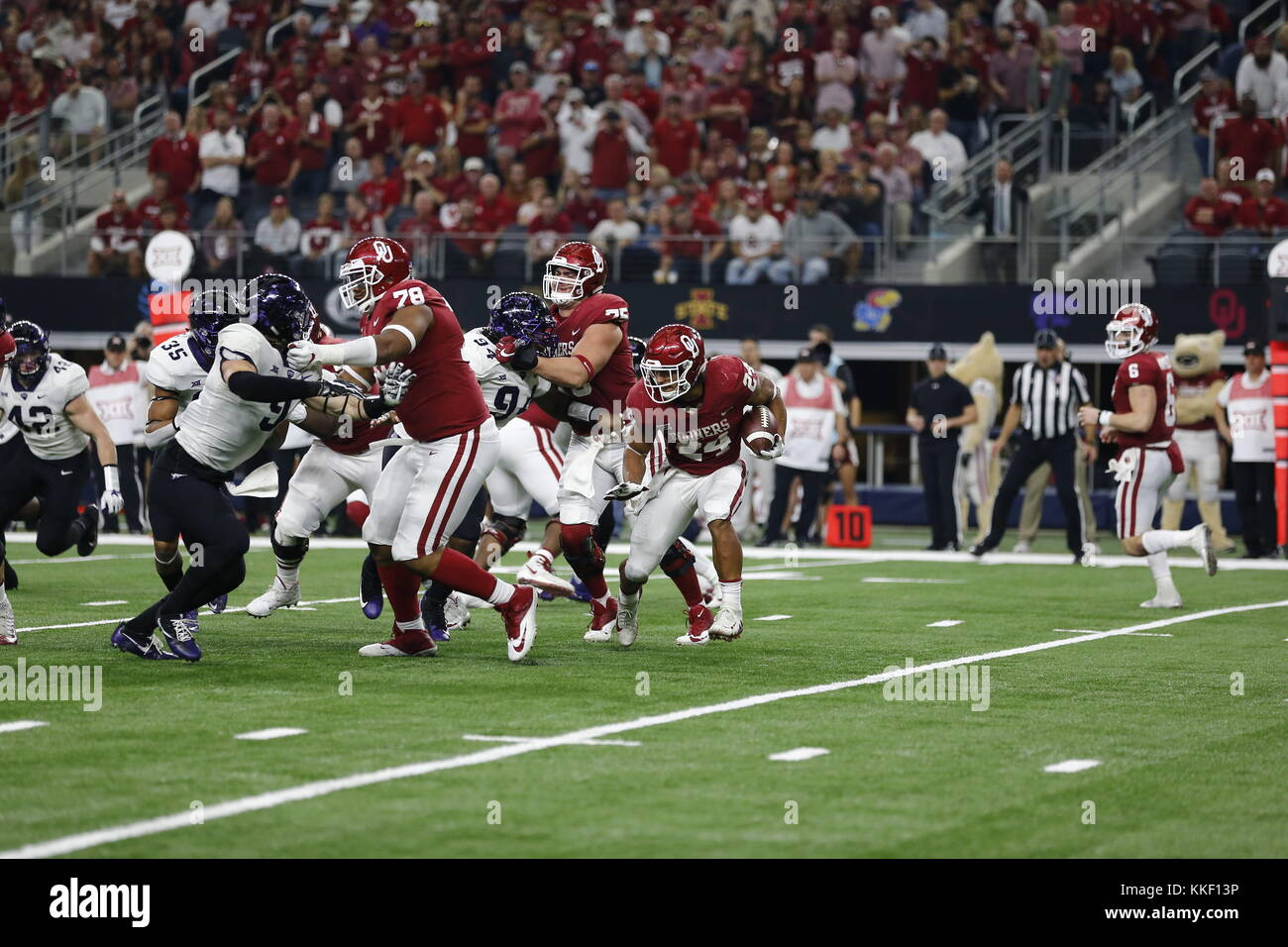 Arlington, Texas, USA. 2nd Dec, 2017. Oklahoma Sooners running back ...