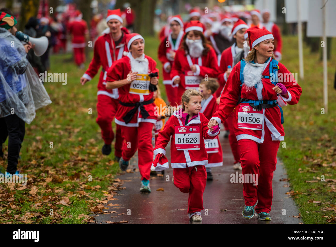 Clapham Common, London, UK. 3rd December, 2017. Participants of all ...