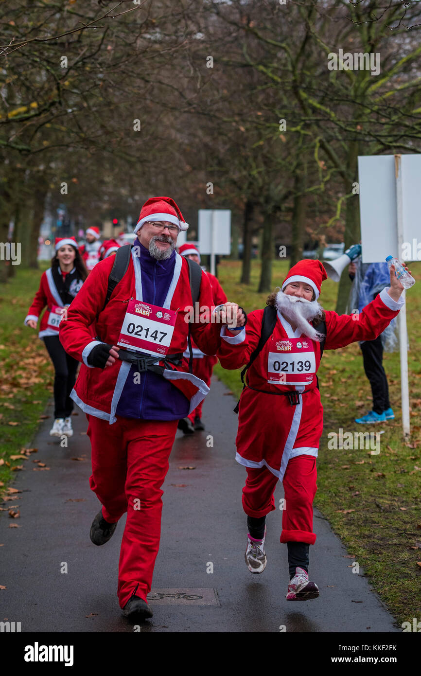 Clapham Common, London, UK. 3rd December, 2017. Participants of all ...