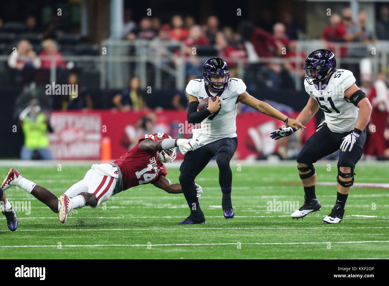Arlington, Texas, USA. 2nd Dec, 2017. Texas Christian University QB ...