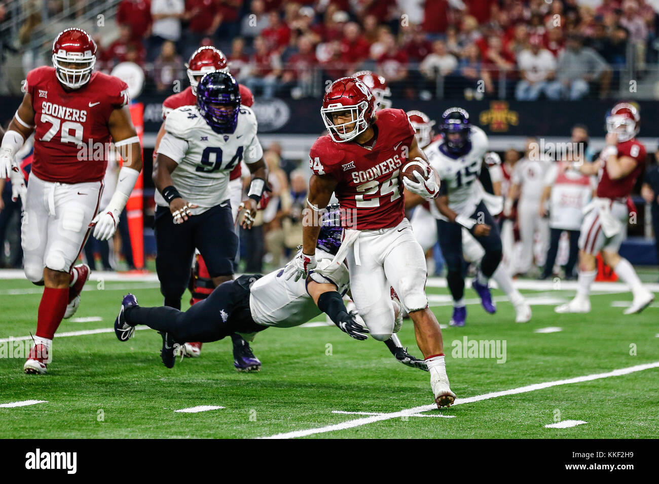 Arlington, Texas, USA. 2nd Dec, 2017. Oklahoma Sooners running back ...