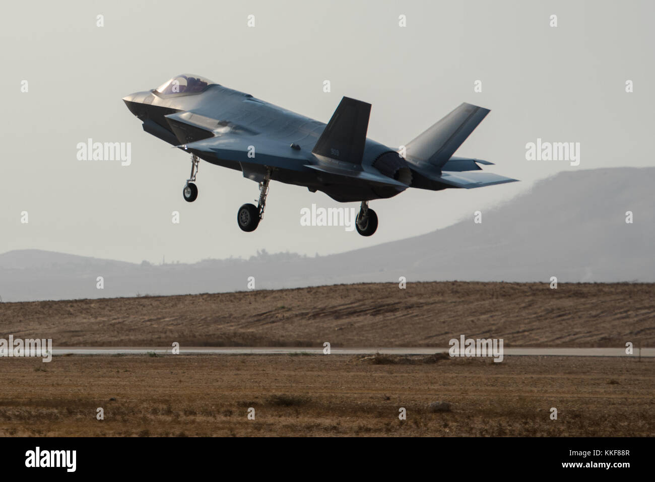 U s 35 fighter jets hi-res stock photography and images - Alamy