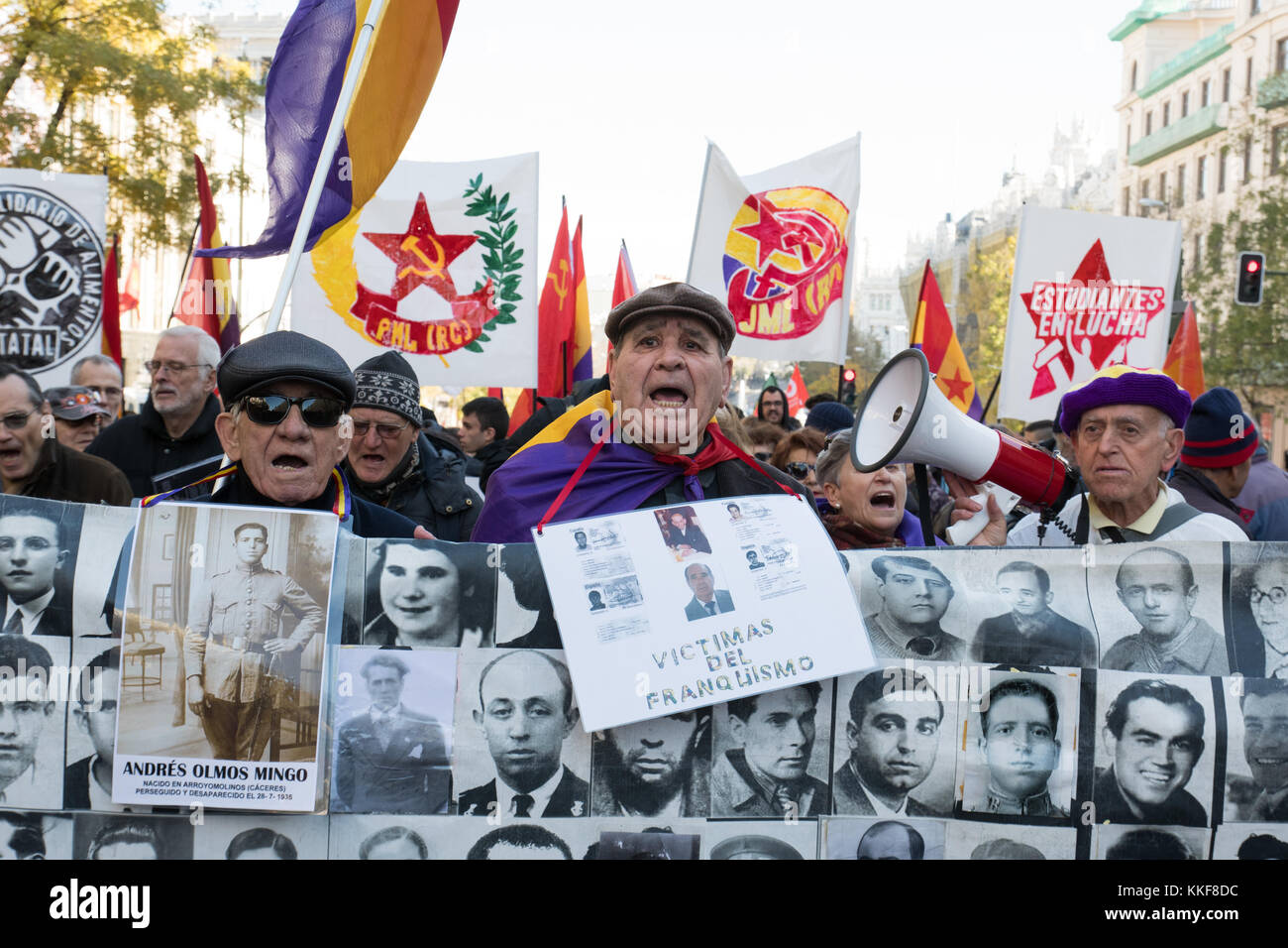 Madrid, Spain. 6th December, 2017. Men wearing Spanish Republican flags ...
