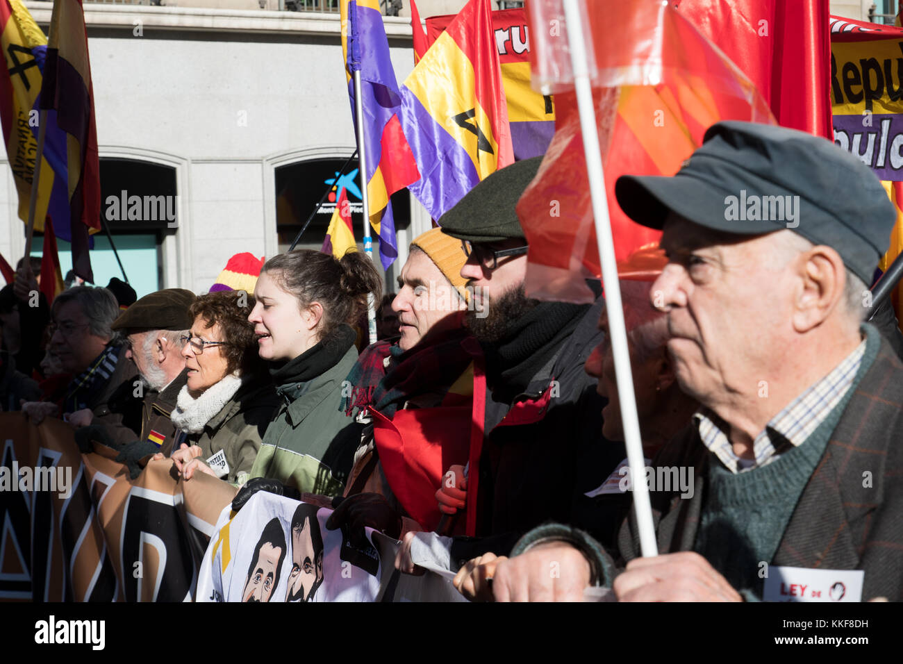 Madrid, Spain. 6th December, 2017. People carrying the main banner of ...
