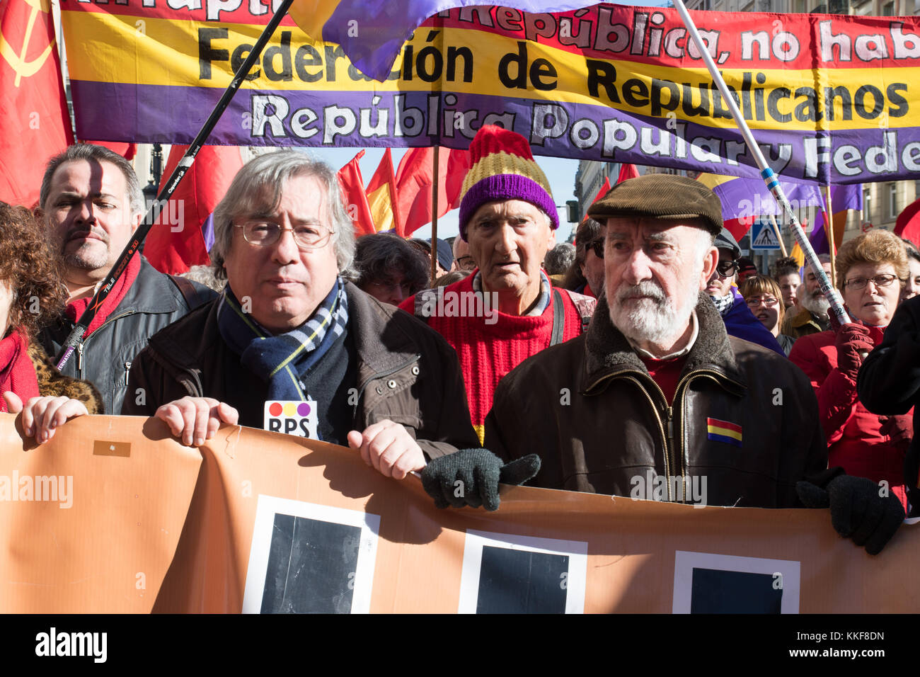 Spanish republican flag hi-res stock photography and images - Alamy