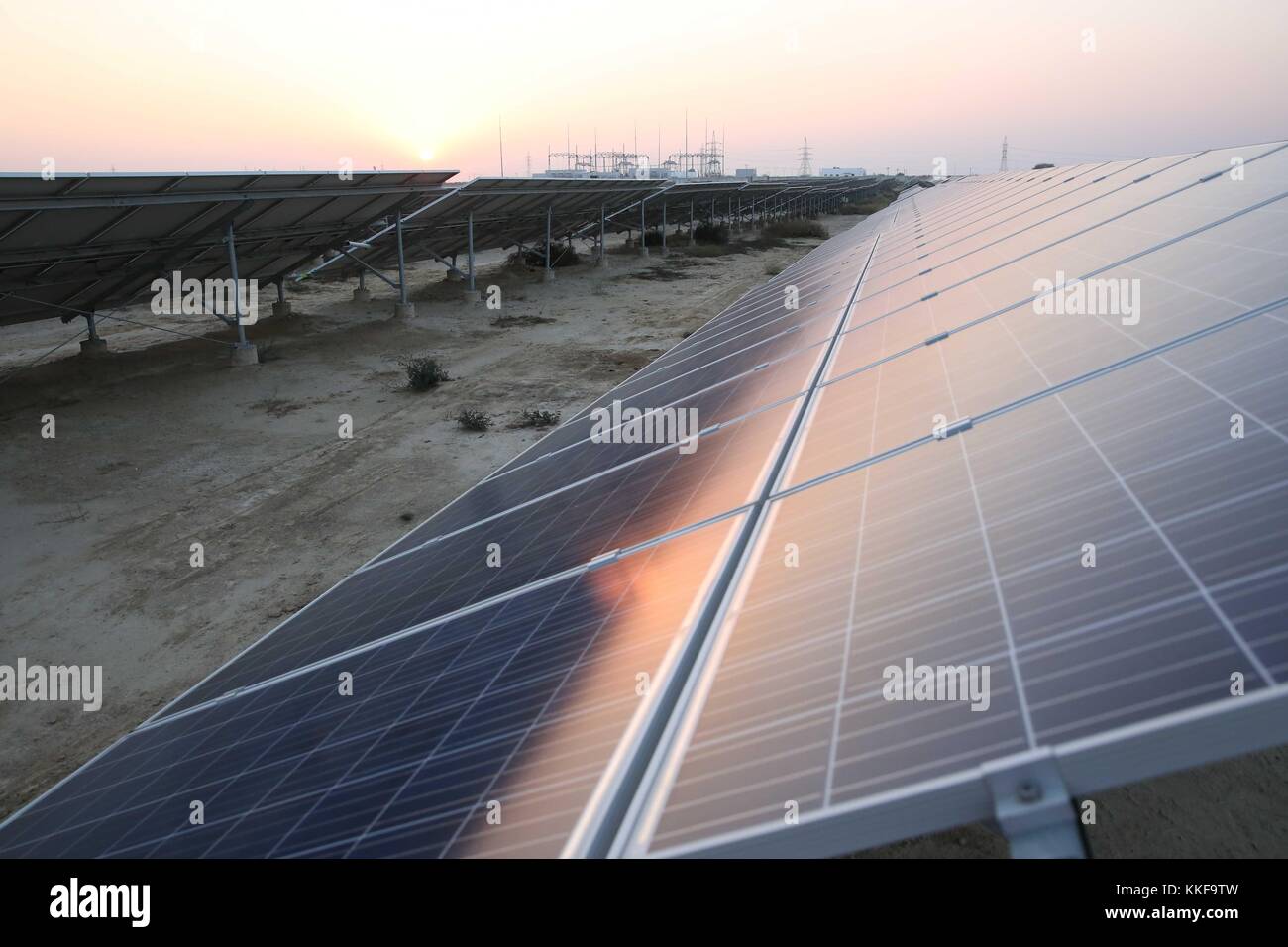 Solar power farm in bahawalpur hi-res stock photography and images - Alamy