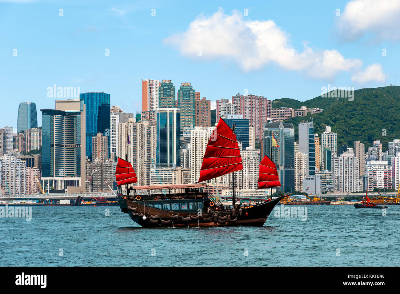 Junk boat in Hong Kong Stock Photo - Alamy