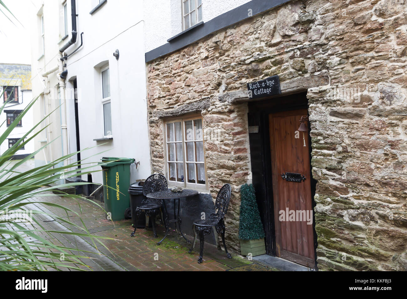 Narrow streets in Looe Cornwall Stock Photo - Alamy