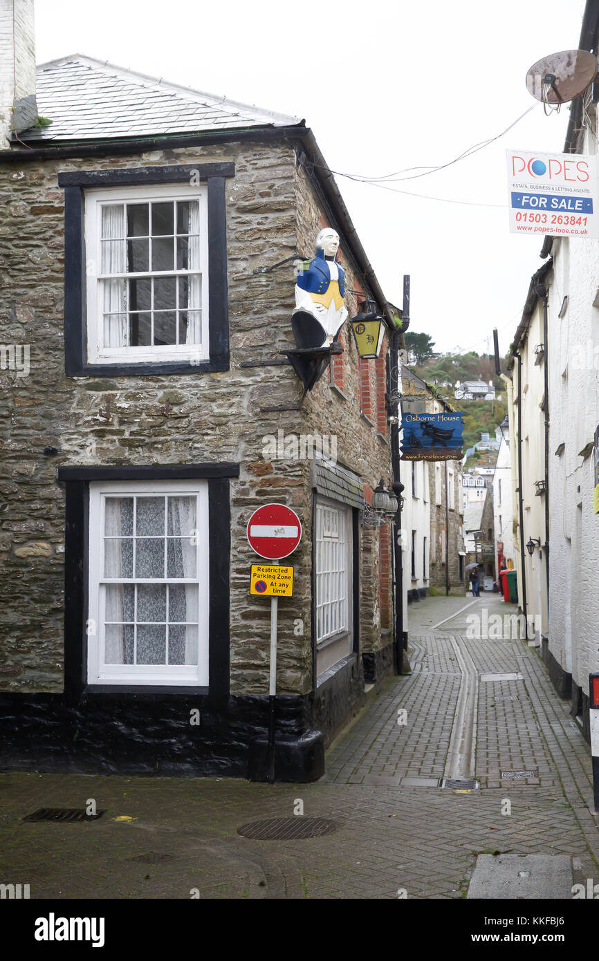 Narrow streets in Looe Cornwall Stock Photo - Alamy