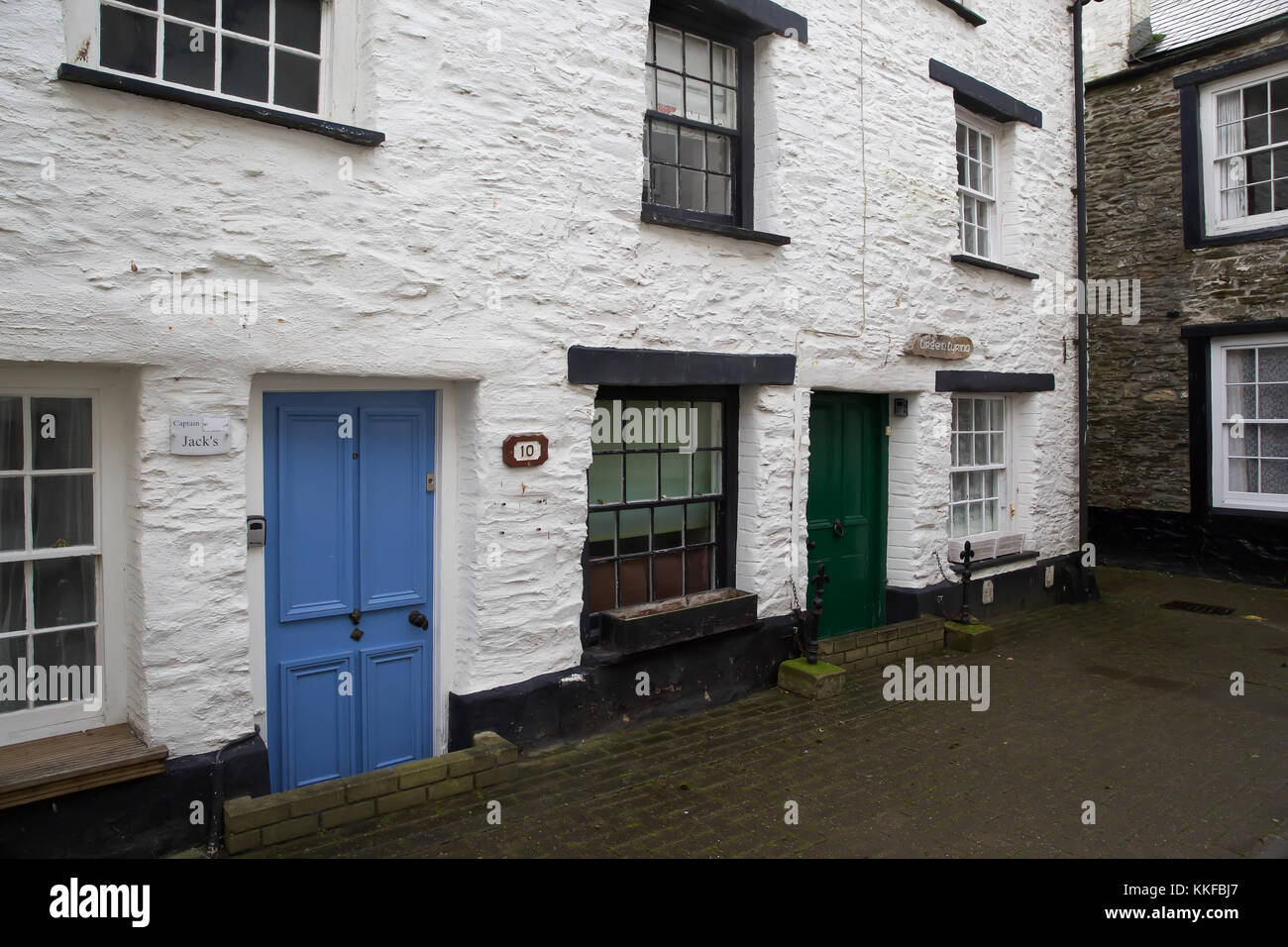 Narrow streets in Looe Cornwall Stock Photo - Alamy