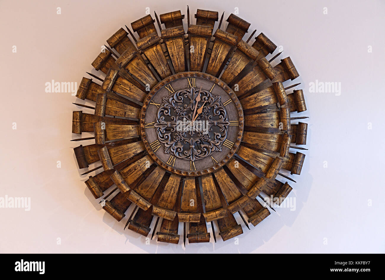 Gold surround hi-res stock photography and images - Alamy