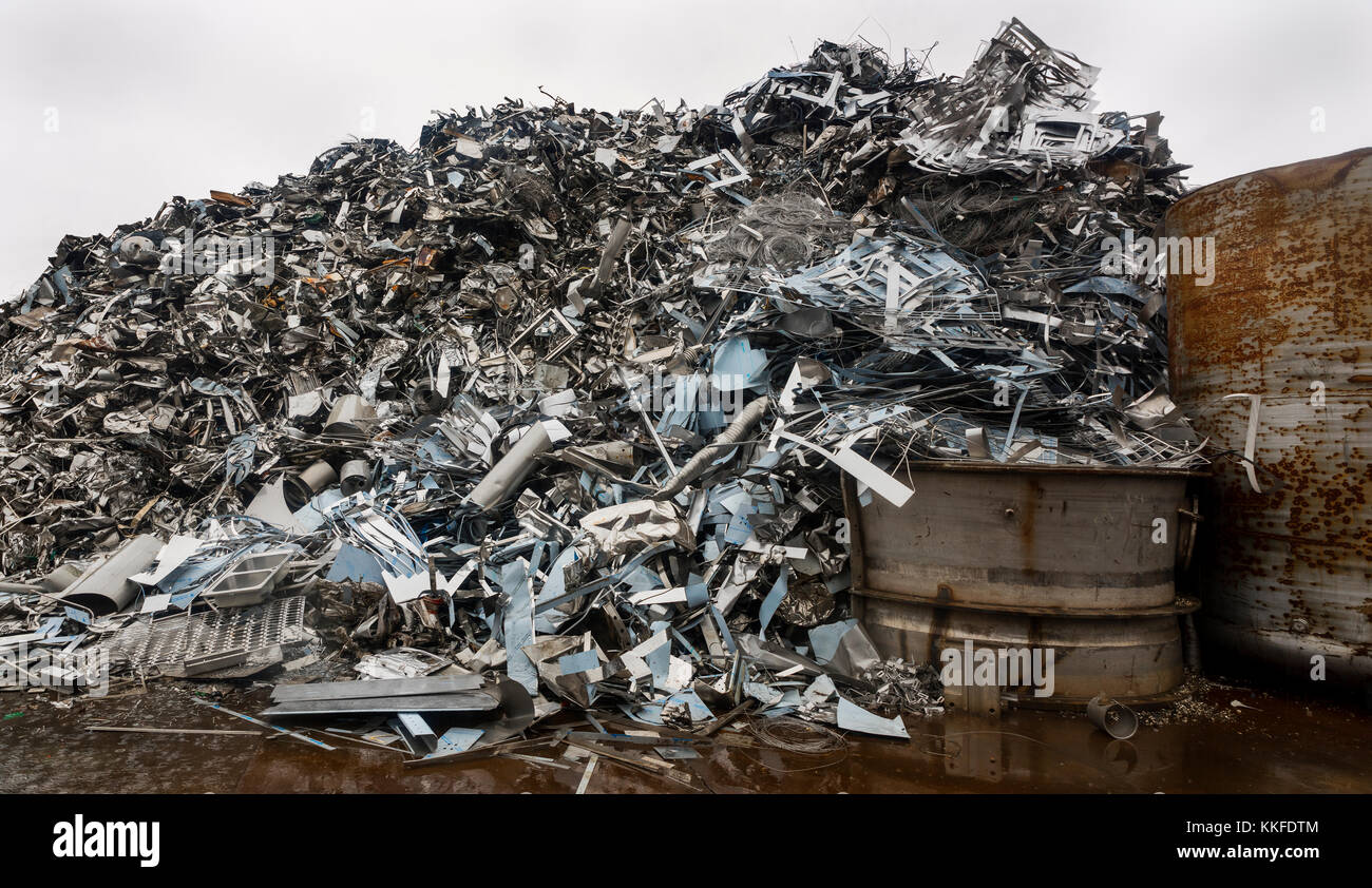 Dump of steel objects to be recycled Stock Photo - Alamy