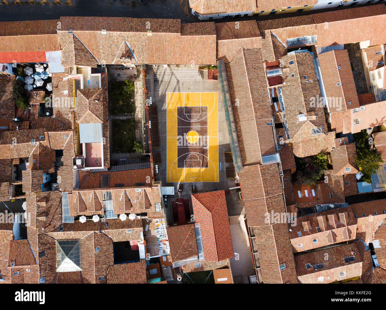 Rooftops hi-res stock photography and images - Alamy