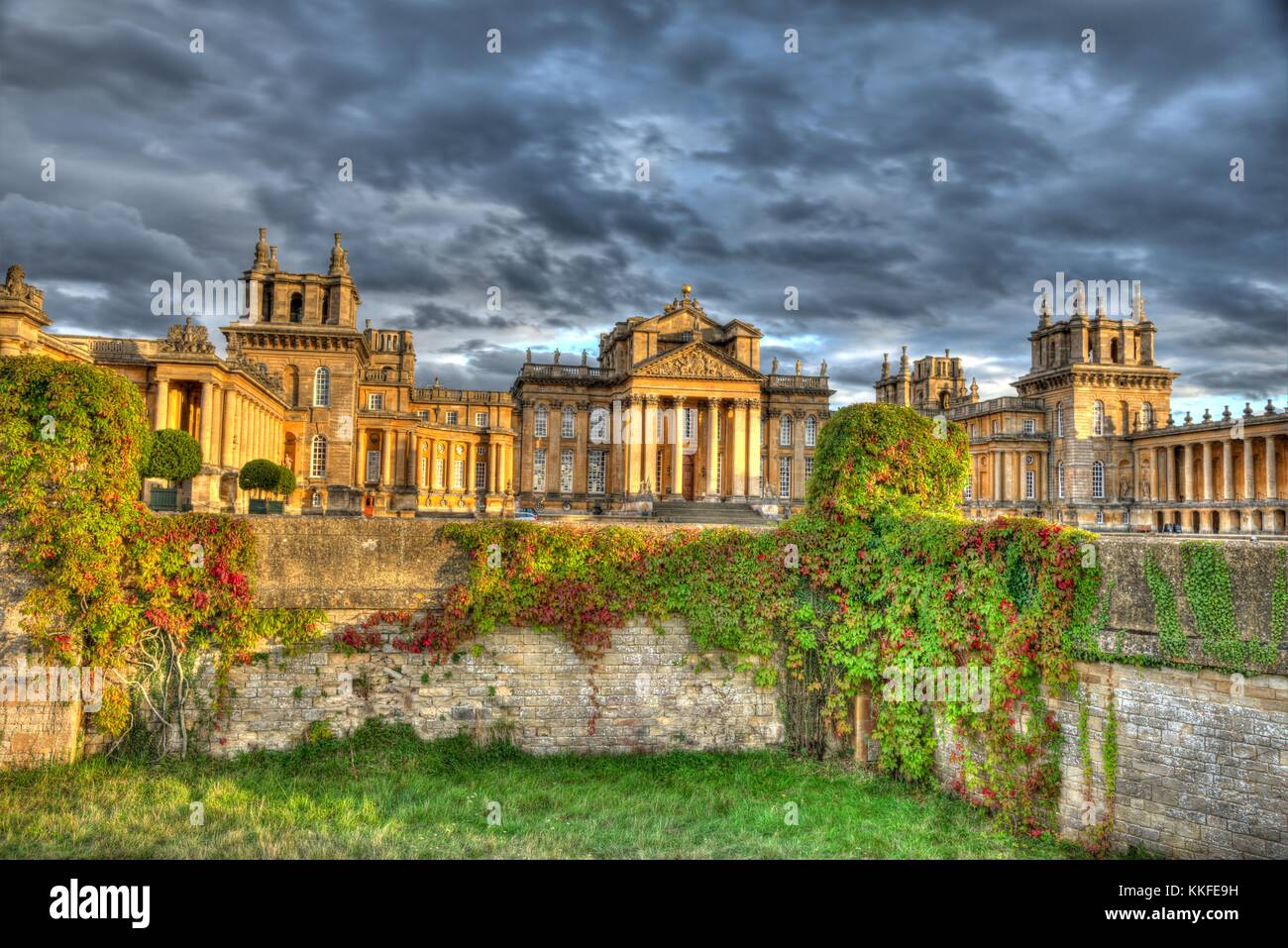 Herons palace hi-res stock photography and images - Alamy