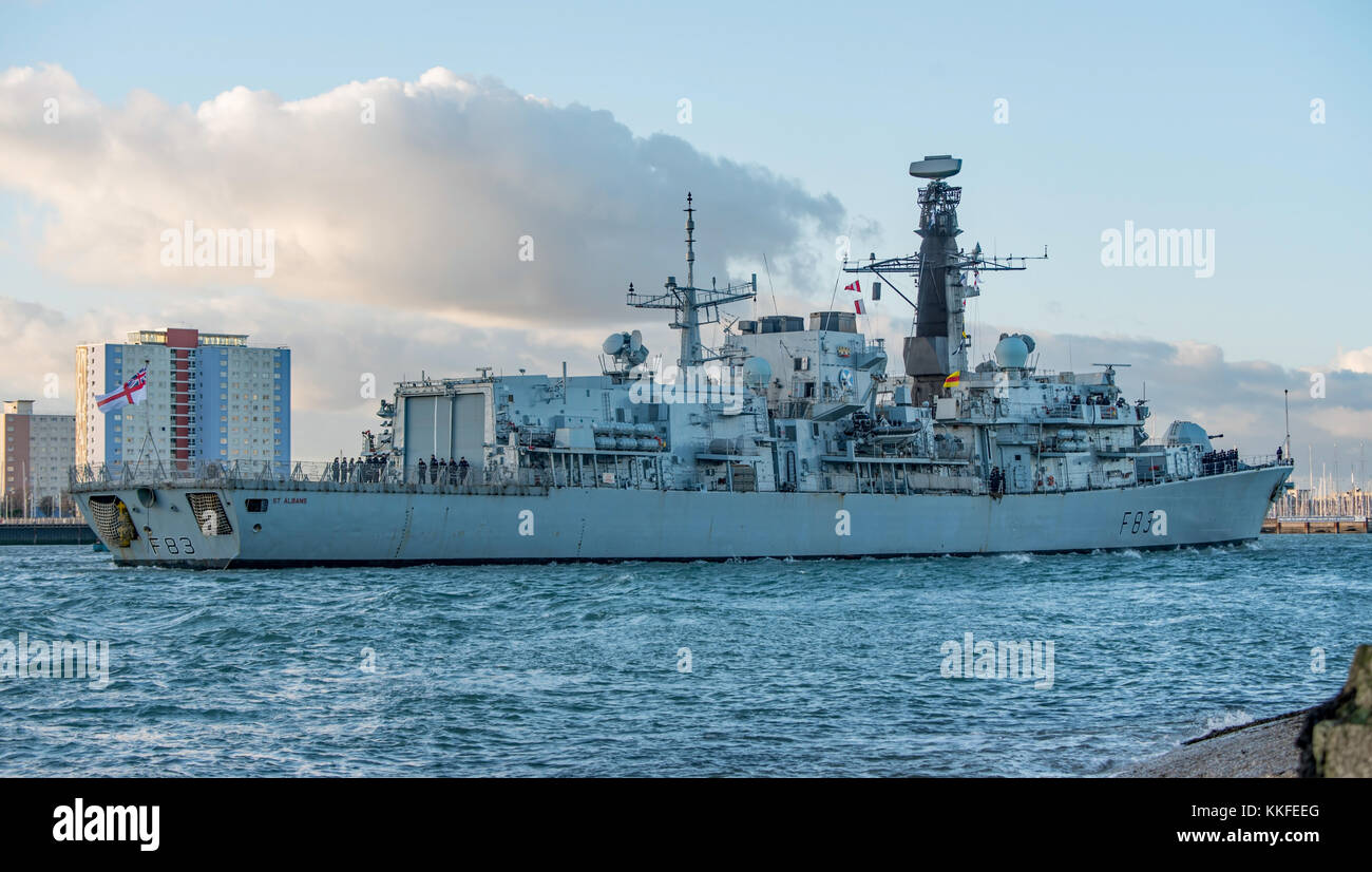 HMS St Albans returning to Portsmouth Naval Base, UK on 28/11/17 Stock ...