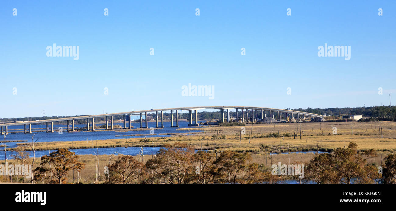 Atchafalaya Basin Bridge, also called the Louisiana Airborne Memorial ...