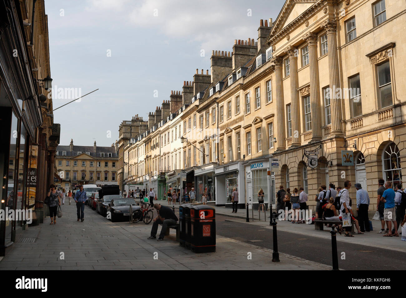 English british street scene hi-res stock photography and images - Alamy