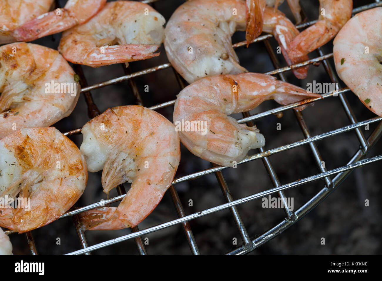 Grilled prawns on the barbecue Stock Photo - Alamy