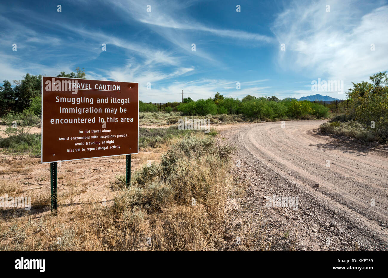 Warning sign near Mexican border, Sonoran Desert, Organ Pipe Cactus ...