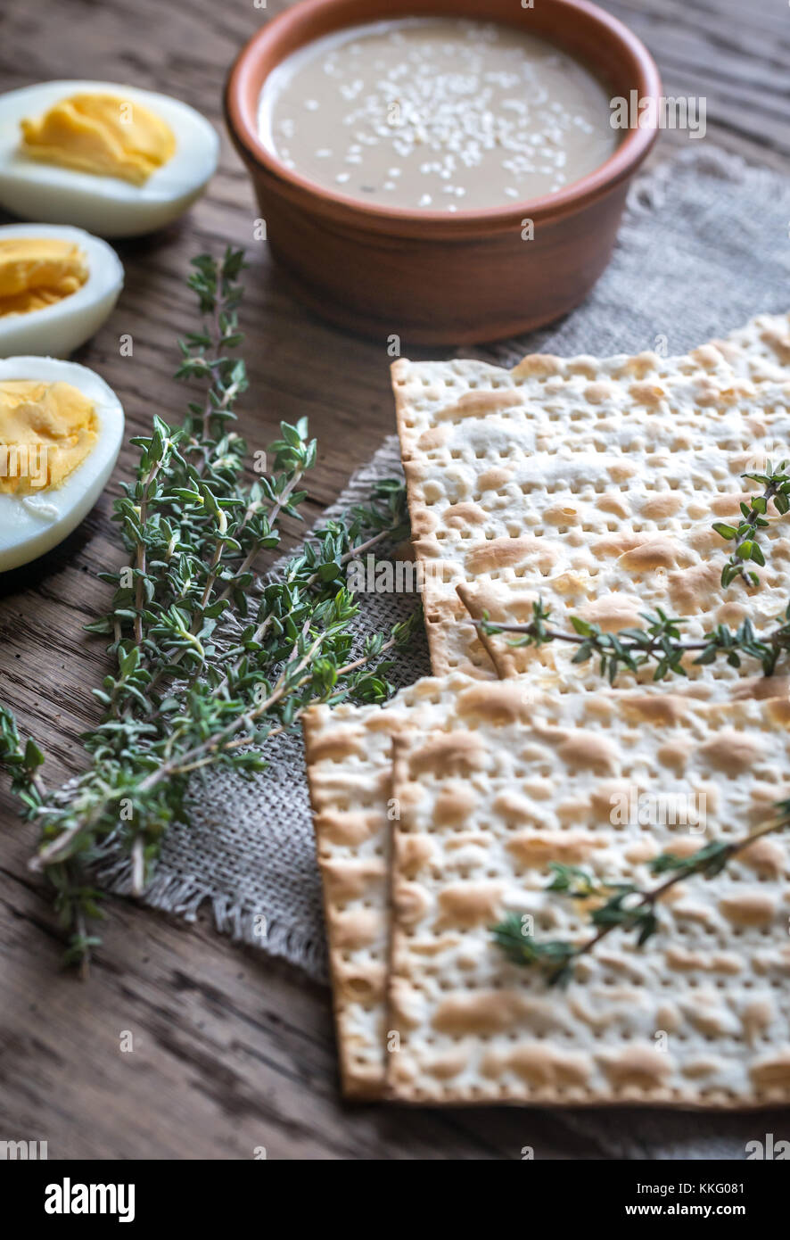 Matzos hi-res stock photography and images - Alamy