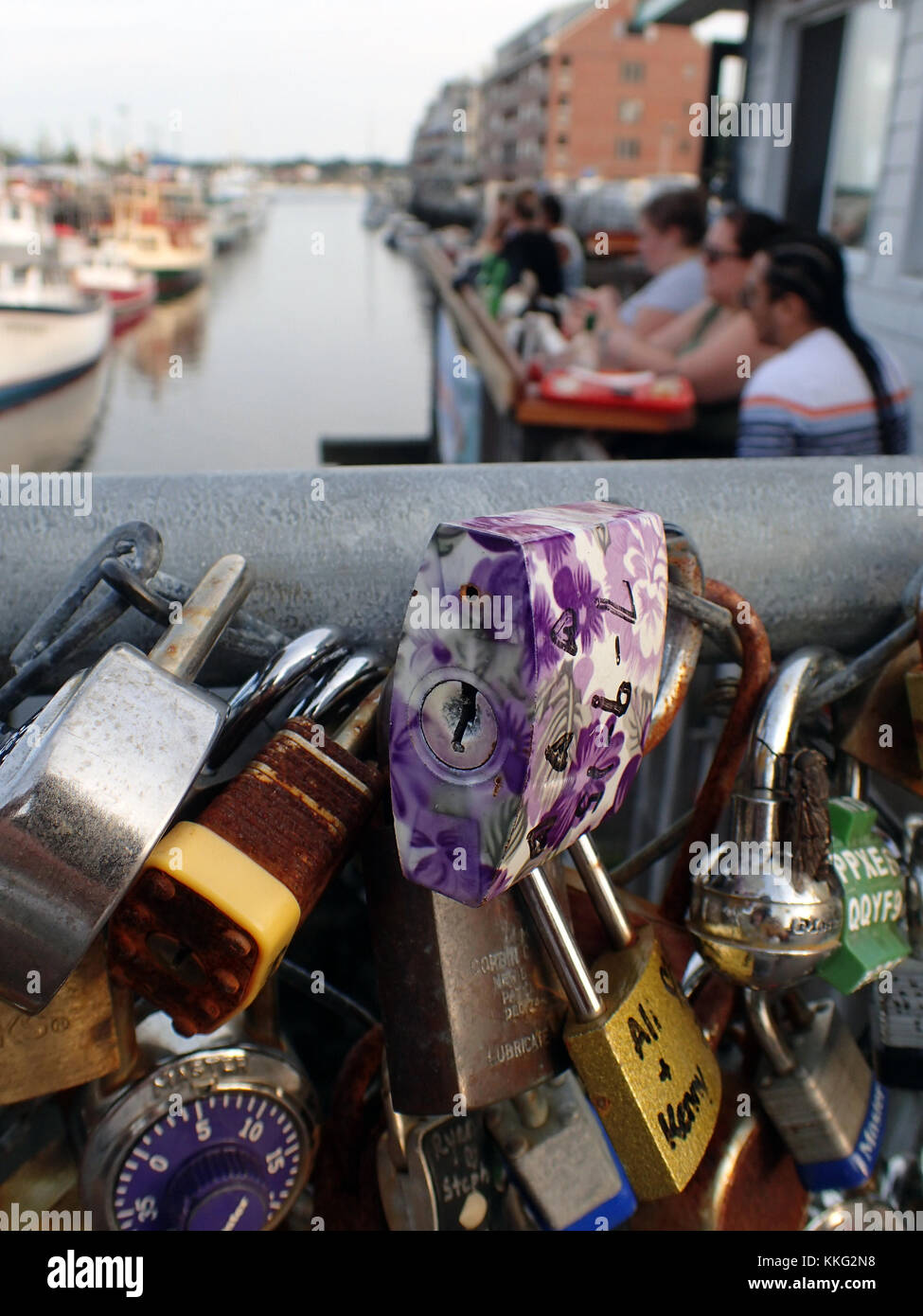 Commitment love lock hi-res stock photography and images - Alamy