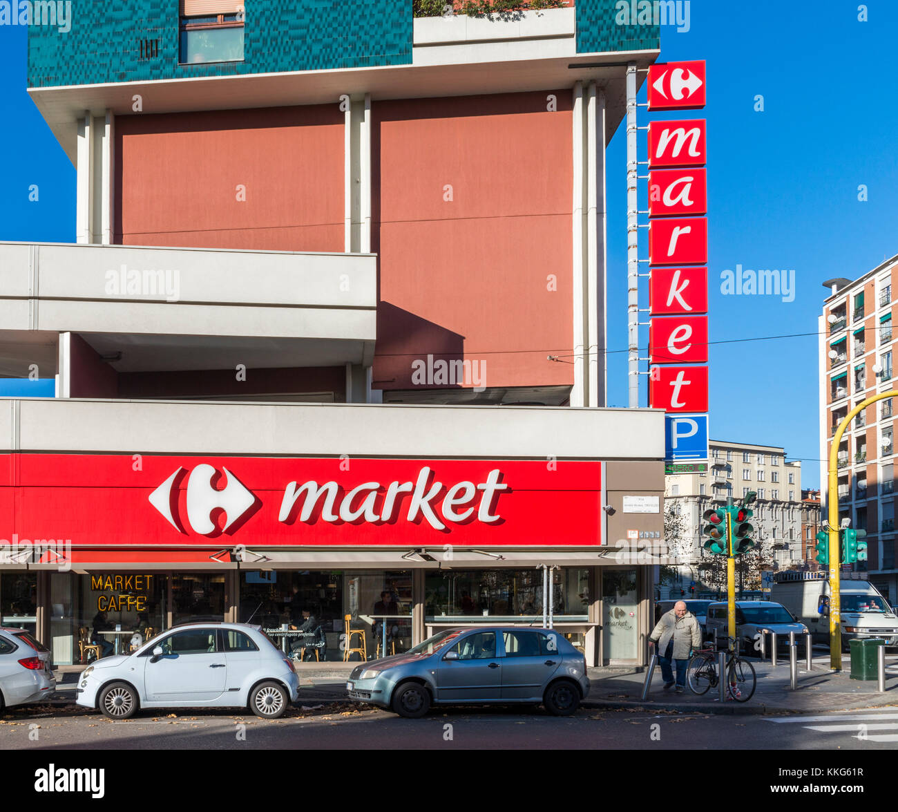 Carrefour italy hi-res stock photography and images - Alamy