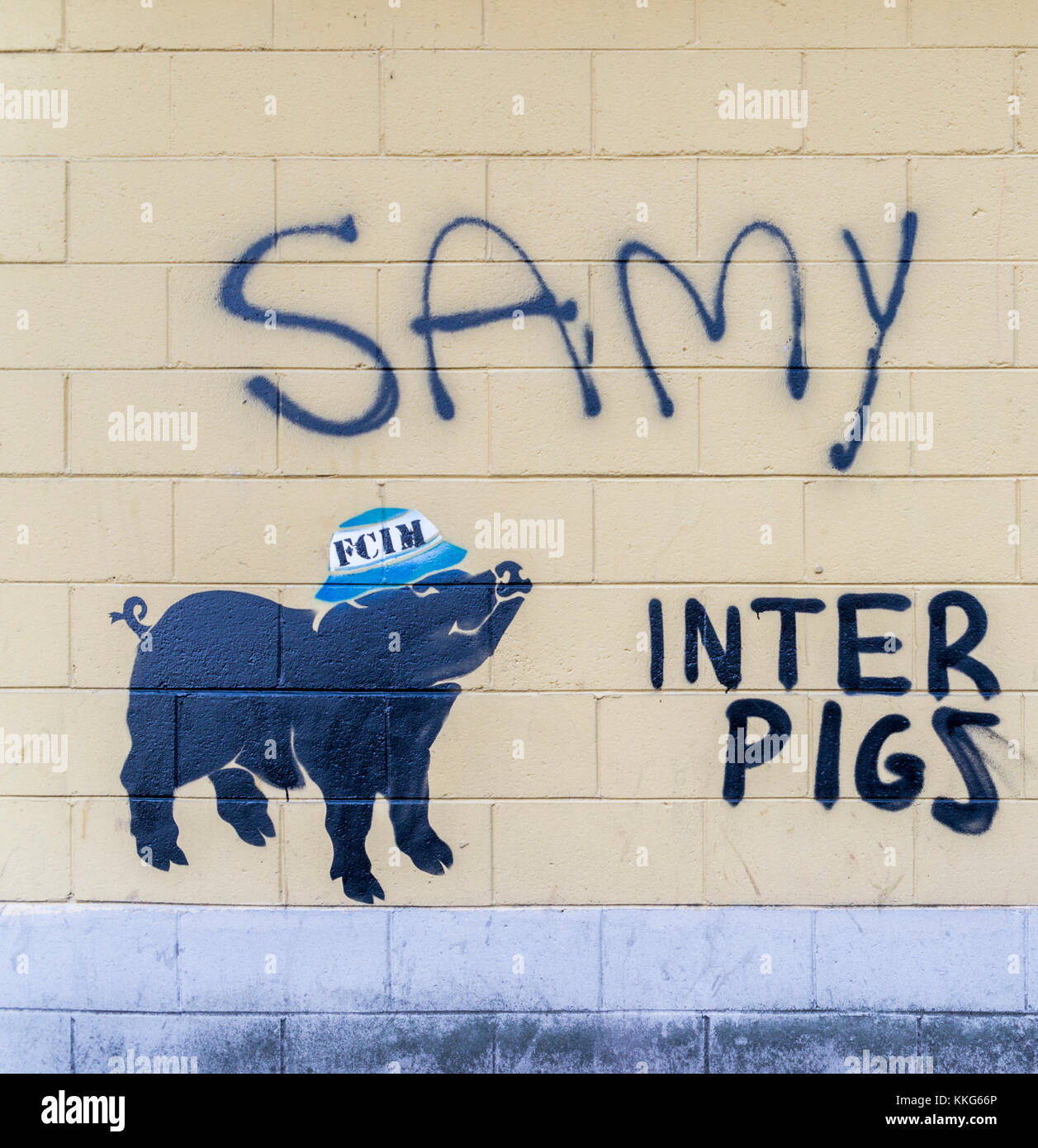 Soccer graffiti hi-res stock photography and images - Alamy