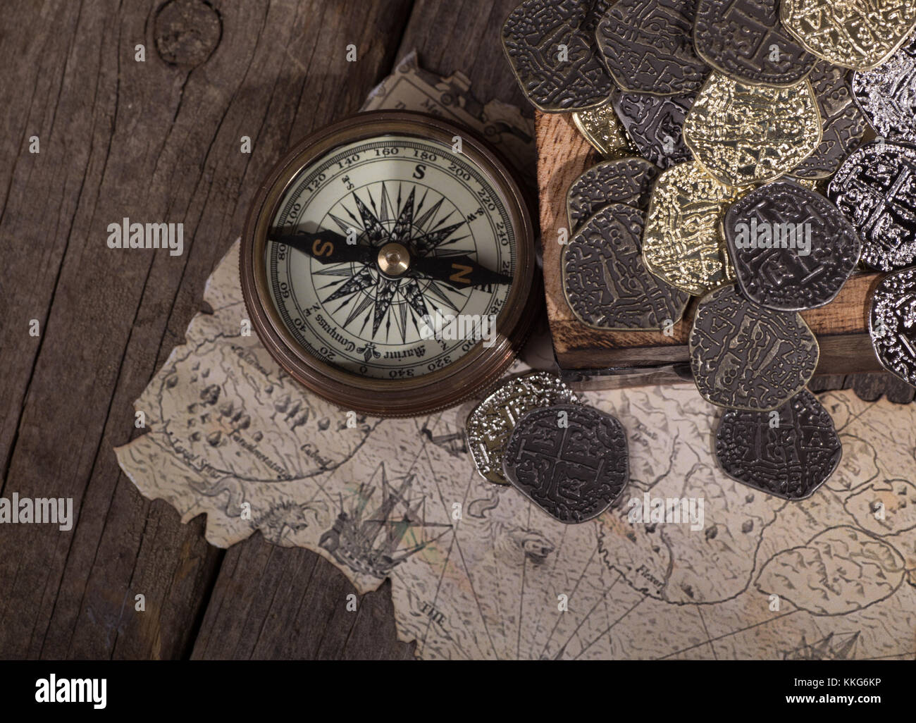 Treasure map compass hi-res stock photography and images - Alamy