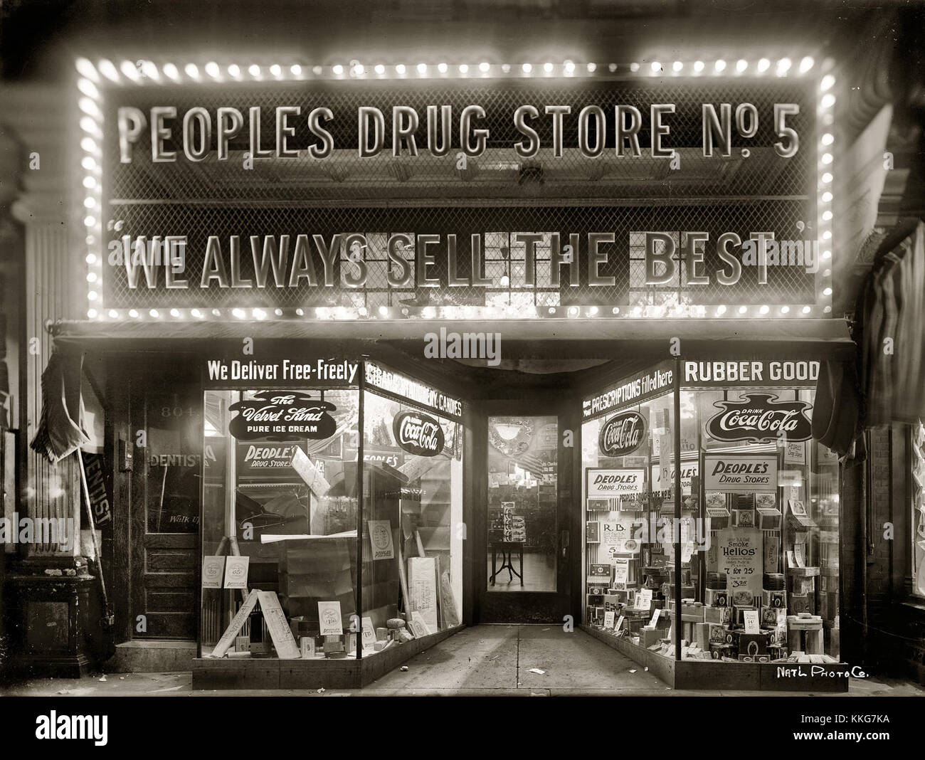 Photo of drug store hi-res stock photography and images - Alamy