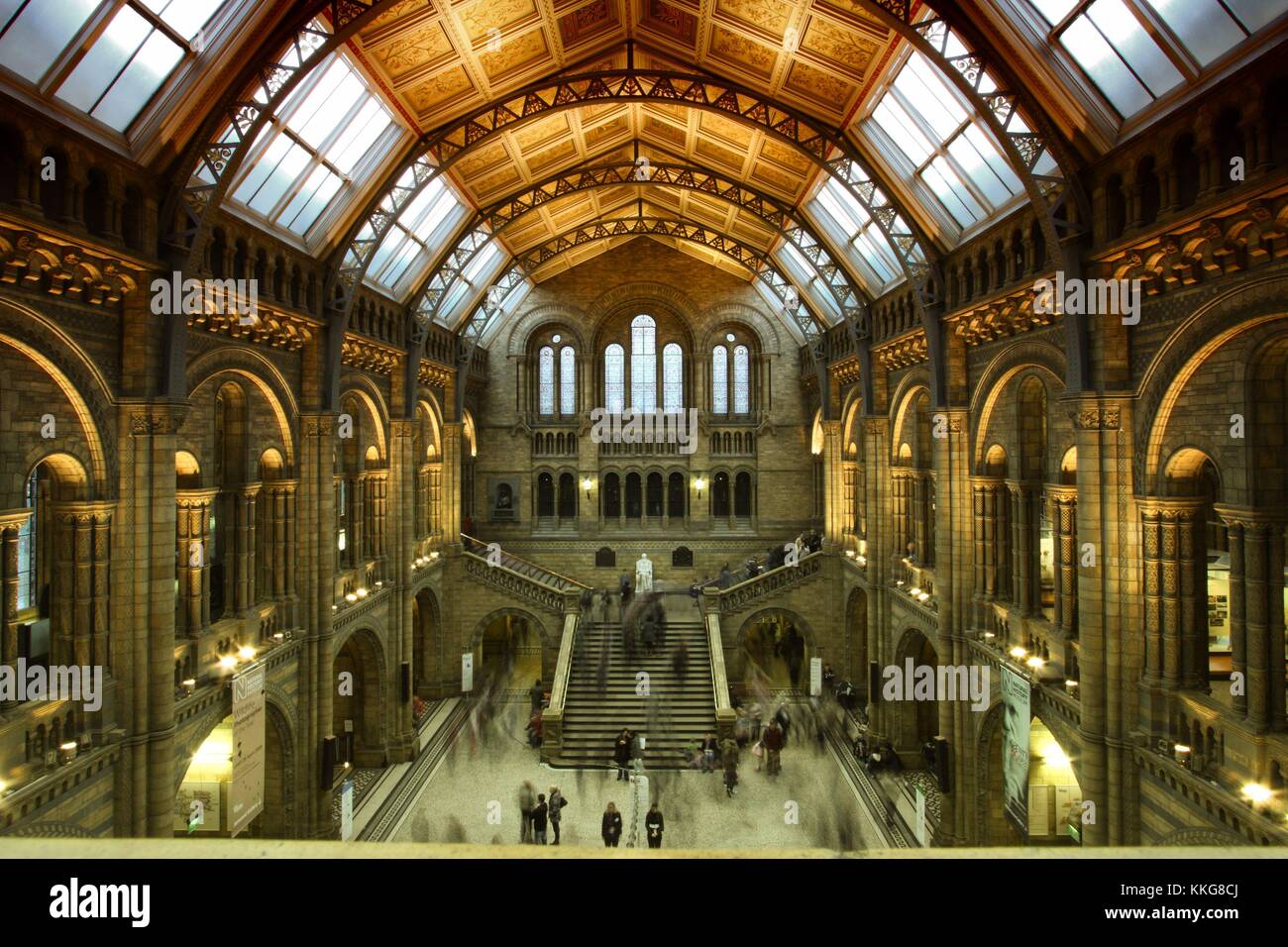 Natural history museum earth hall hi-res stock photography and images ...