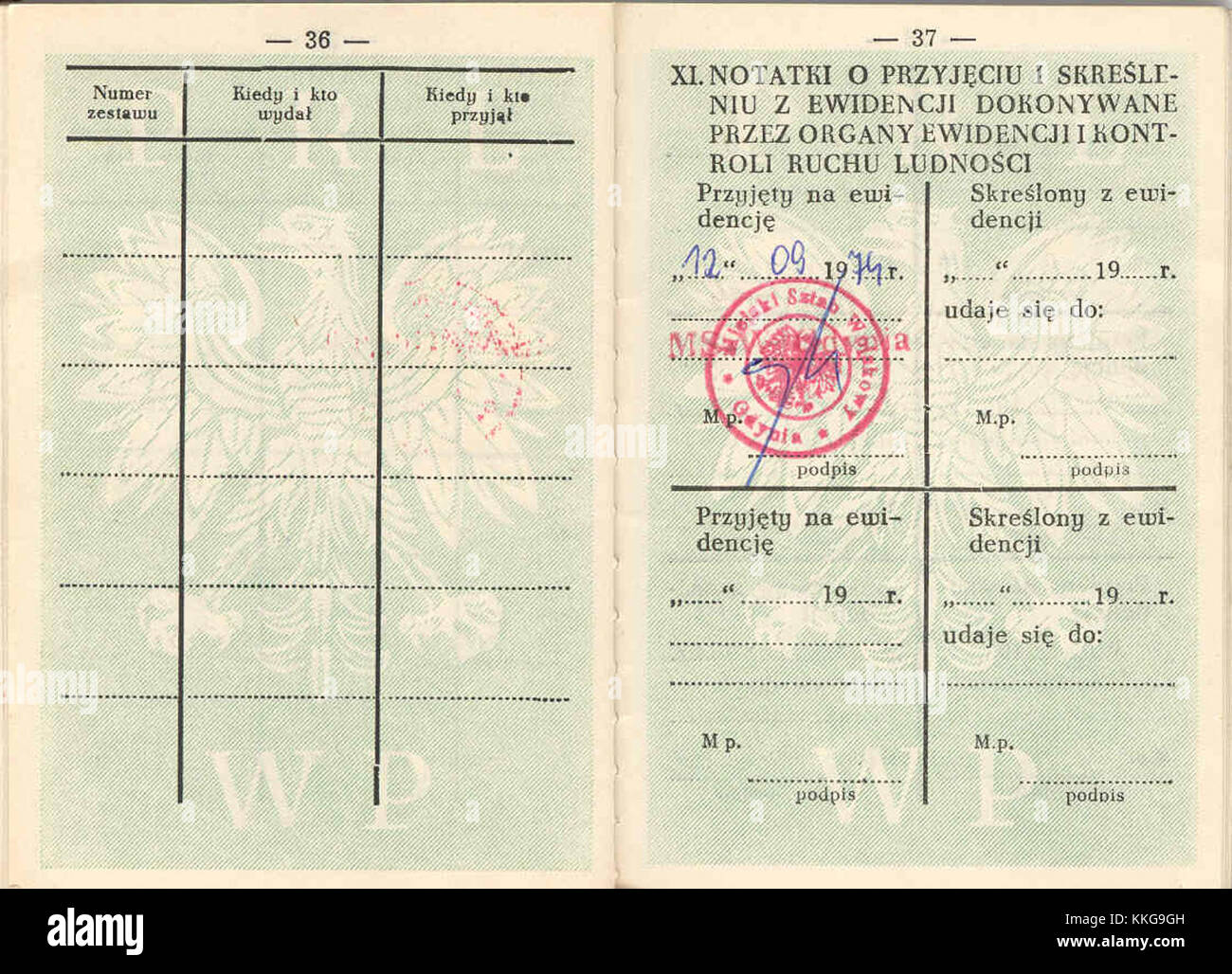 A military booklet from 1966, titled *KsiÄ…Å¼eczka Wojskowa*, which ...