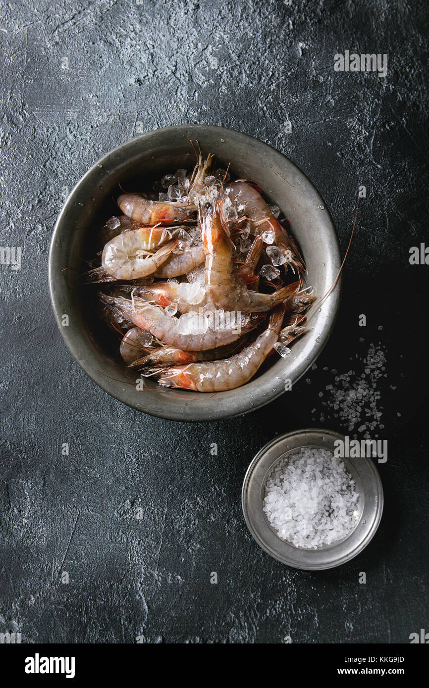 Raw uncooked prawns shrimps Stock Photo - Alamy