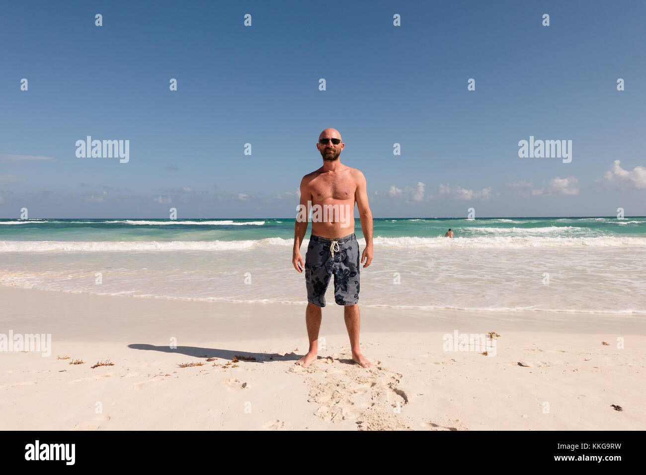 Hispanic man and woman in bathing suit hi-res stock photography and ...