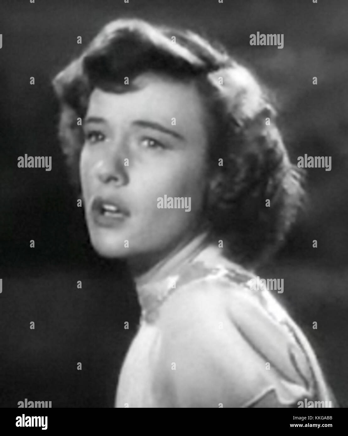 Phyllis Thaxter appeared in the trailer for the TV series Bewitched, a ...