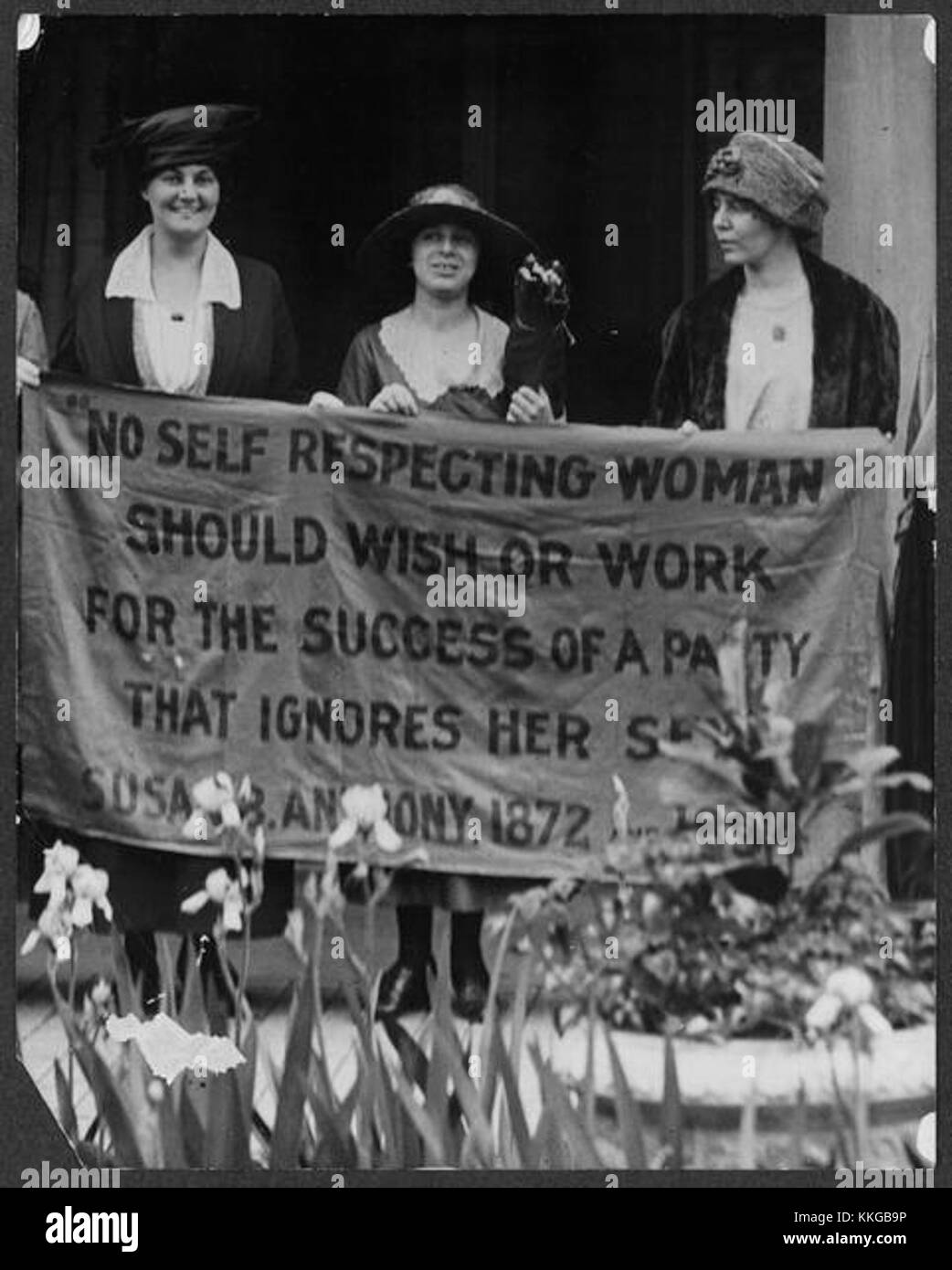 This historical photograph captures suffragists at the 1920 Republican ...